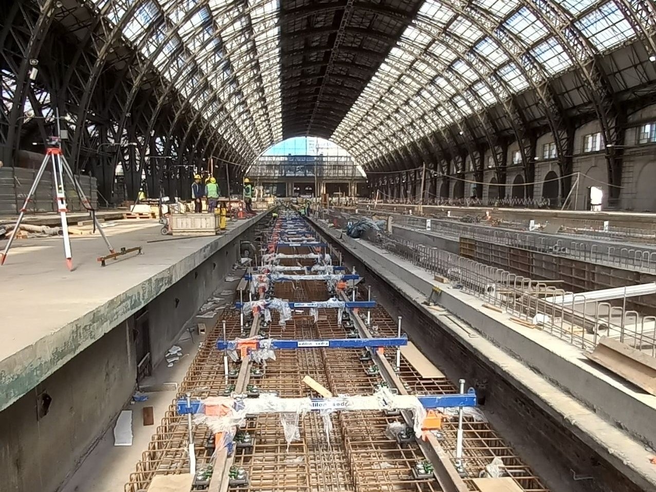 Modernising Retiro Station Tracks - edilon)(sedra