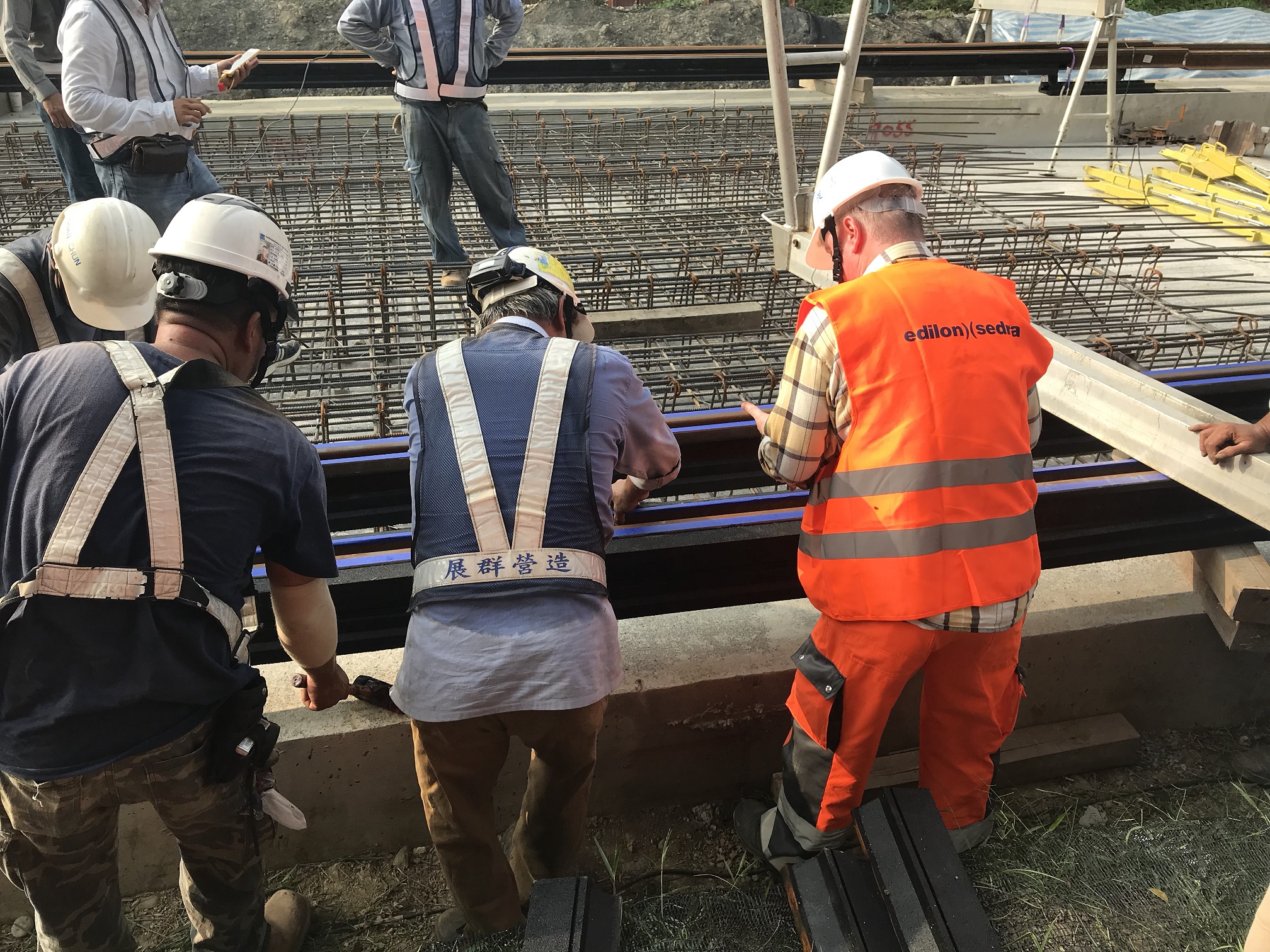 Modular Track System for Taiwan LRT Projects - edilon)(sedra