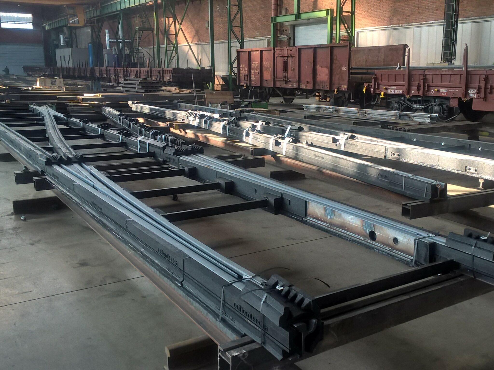 Sistema de vía modular para proyectos de LRT en Taiwán - edilon)(sedra