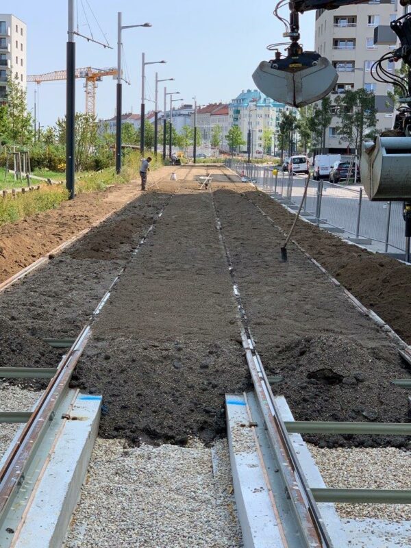 "Cool" Green Tram Extension to Sonnwendviertel - edilon)(sedra